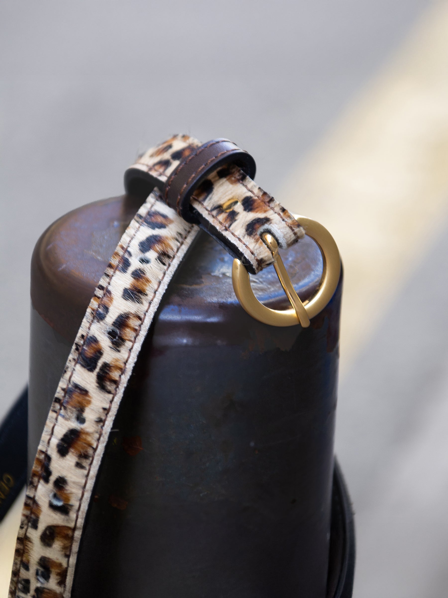 Ceinture boucle d'or cuir léopard | JULES & JENN