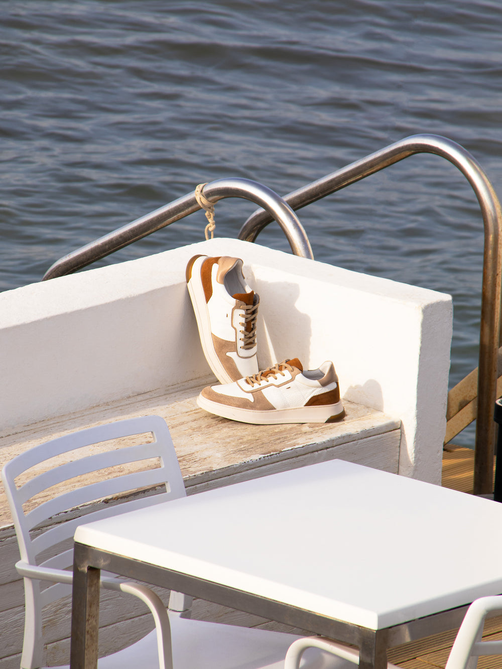 Handmade Leo men's sneakers in tan-white leather | JULES & JENN