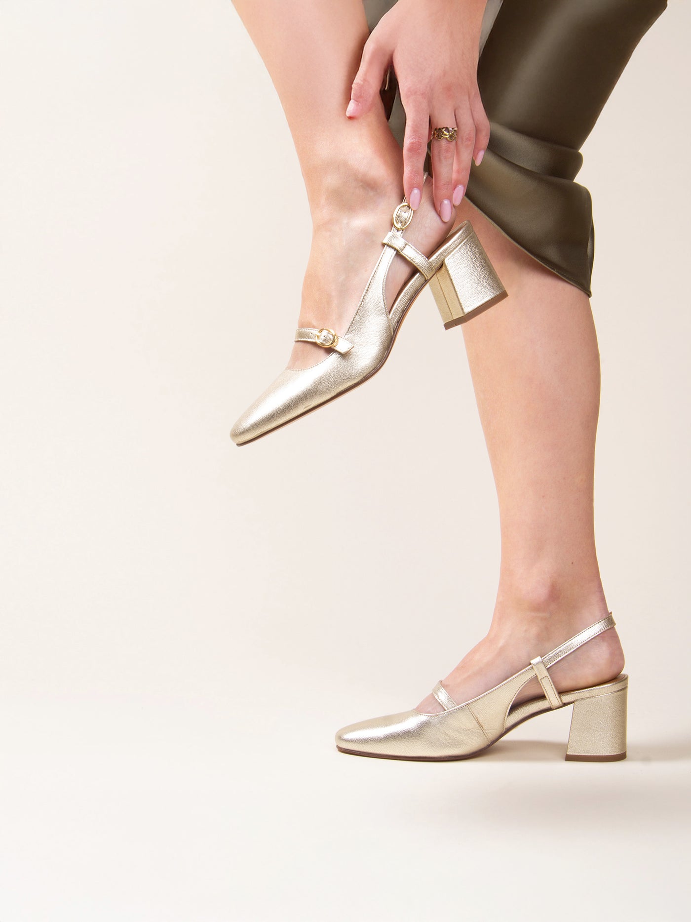Escarpins slingback cuir métallisé doré | JULES & JENN